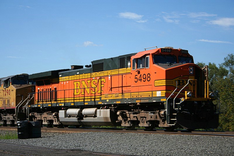 BNSF 5498